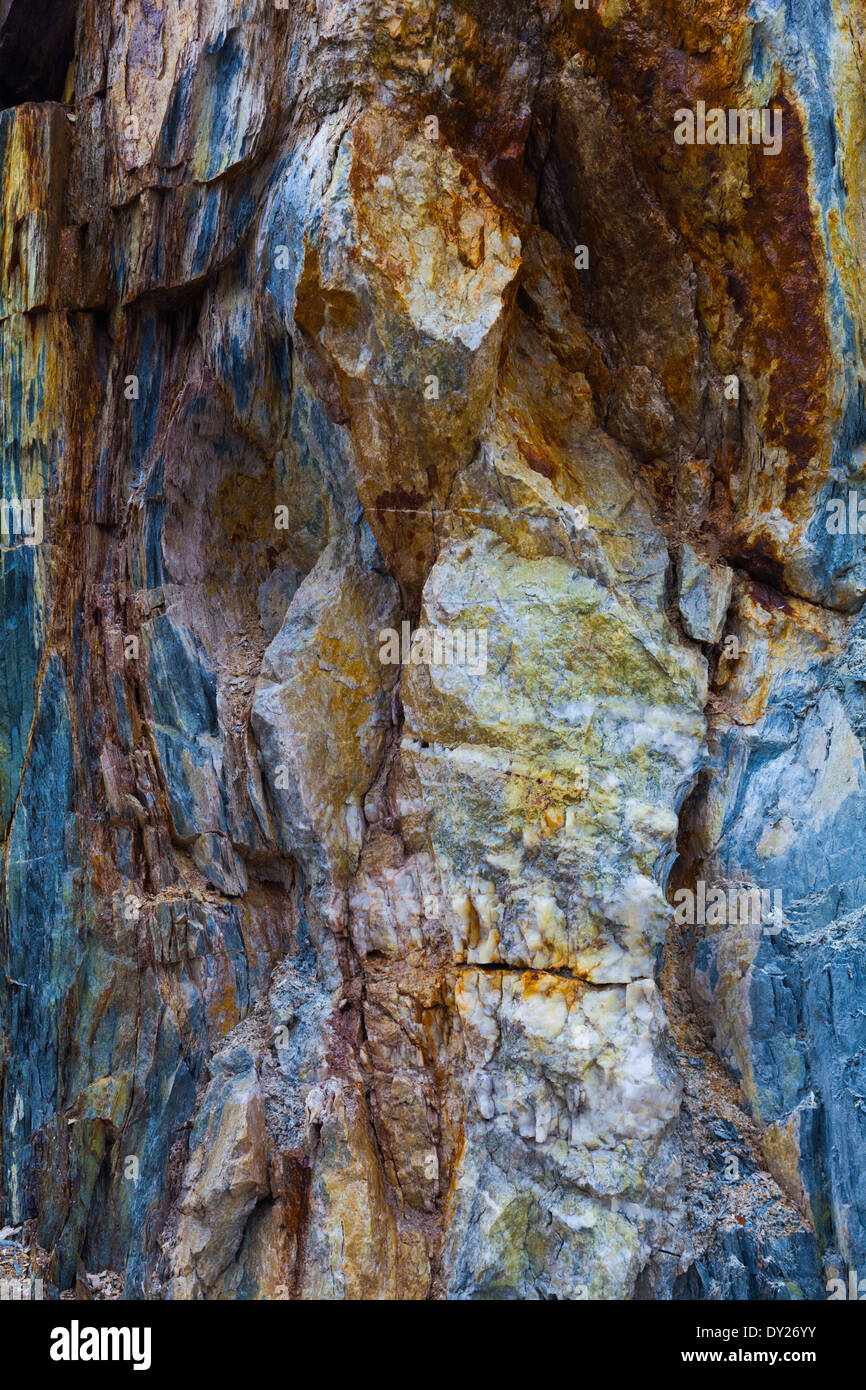 Fractured rock hi-res stock photography and images - Alamy