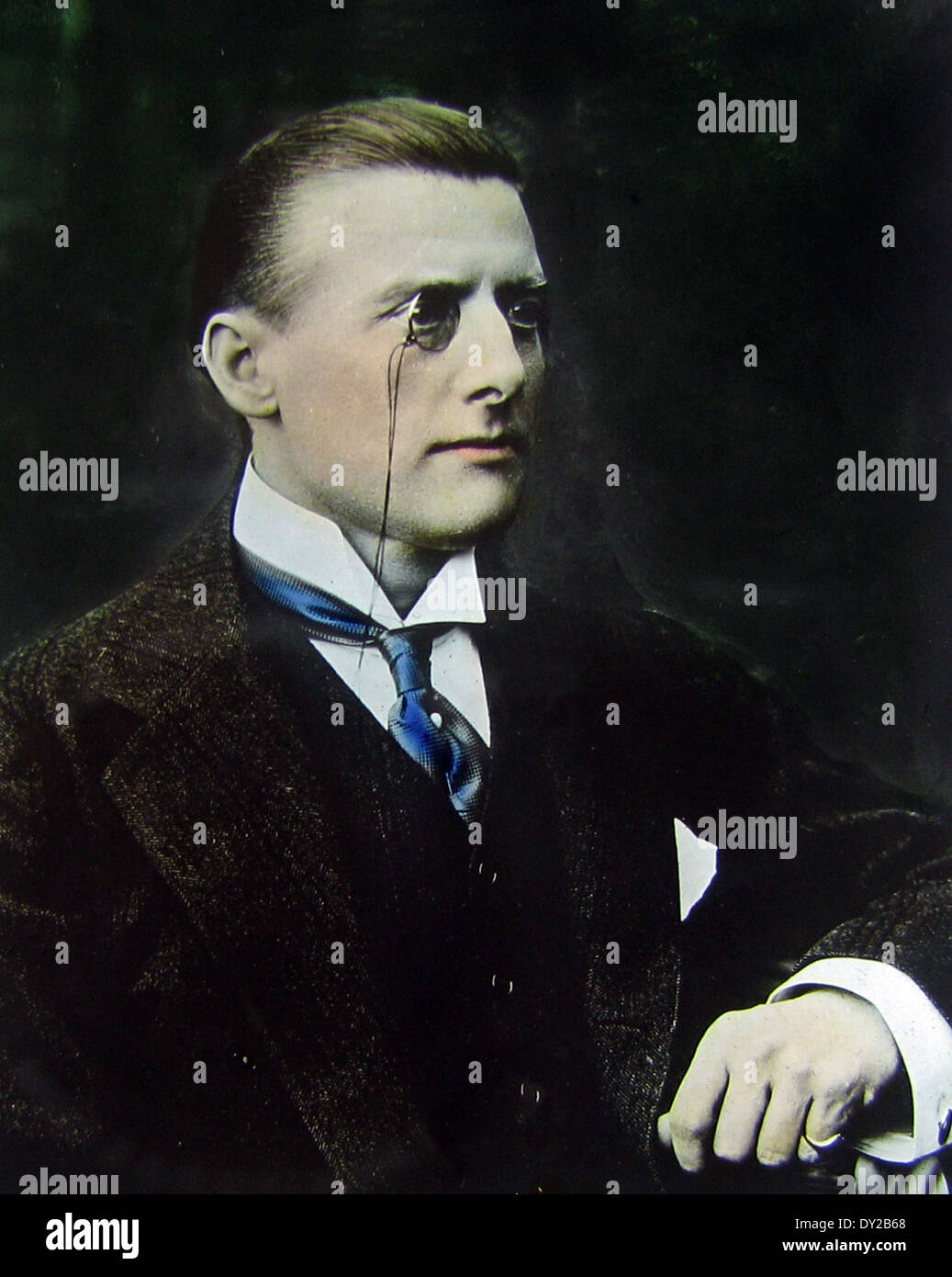 Austen Chamberlain Member of the British Coalition War Cabinet during ...