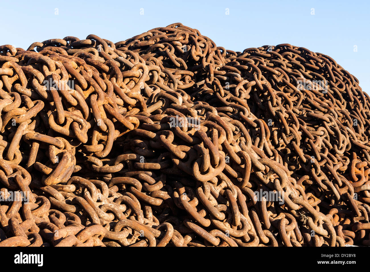 Rusty anchor hi-res stock photography and images - Alamy