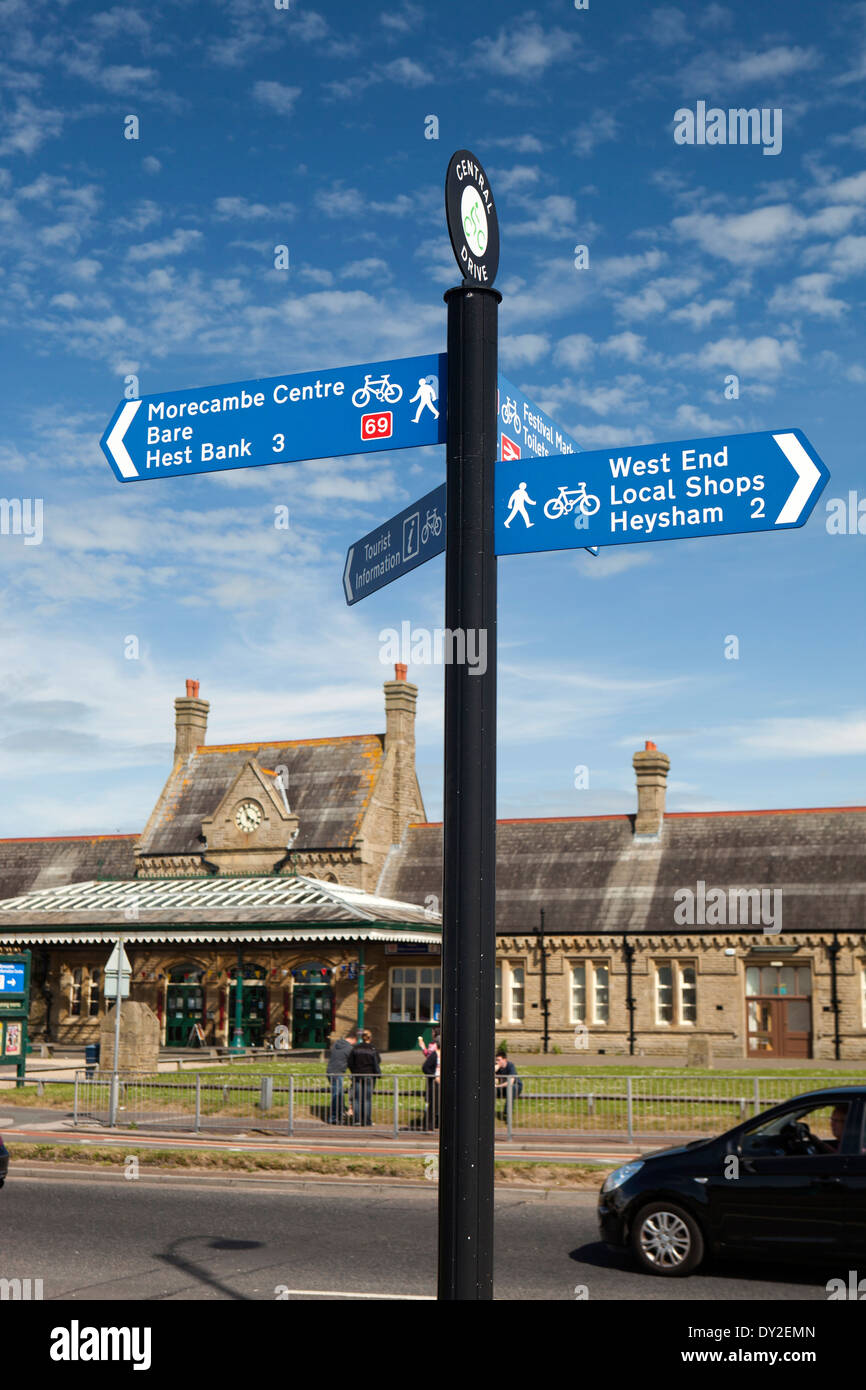 British rail signpost hi-res stock photography and images - Alamy