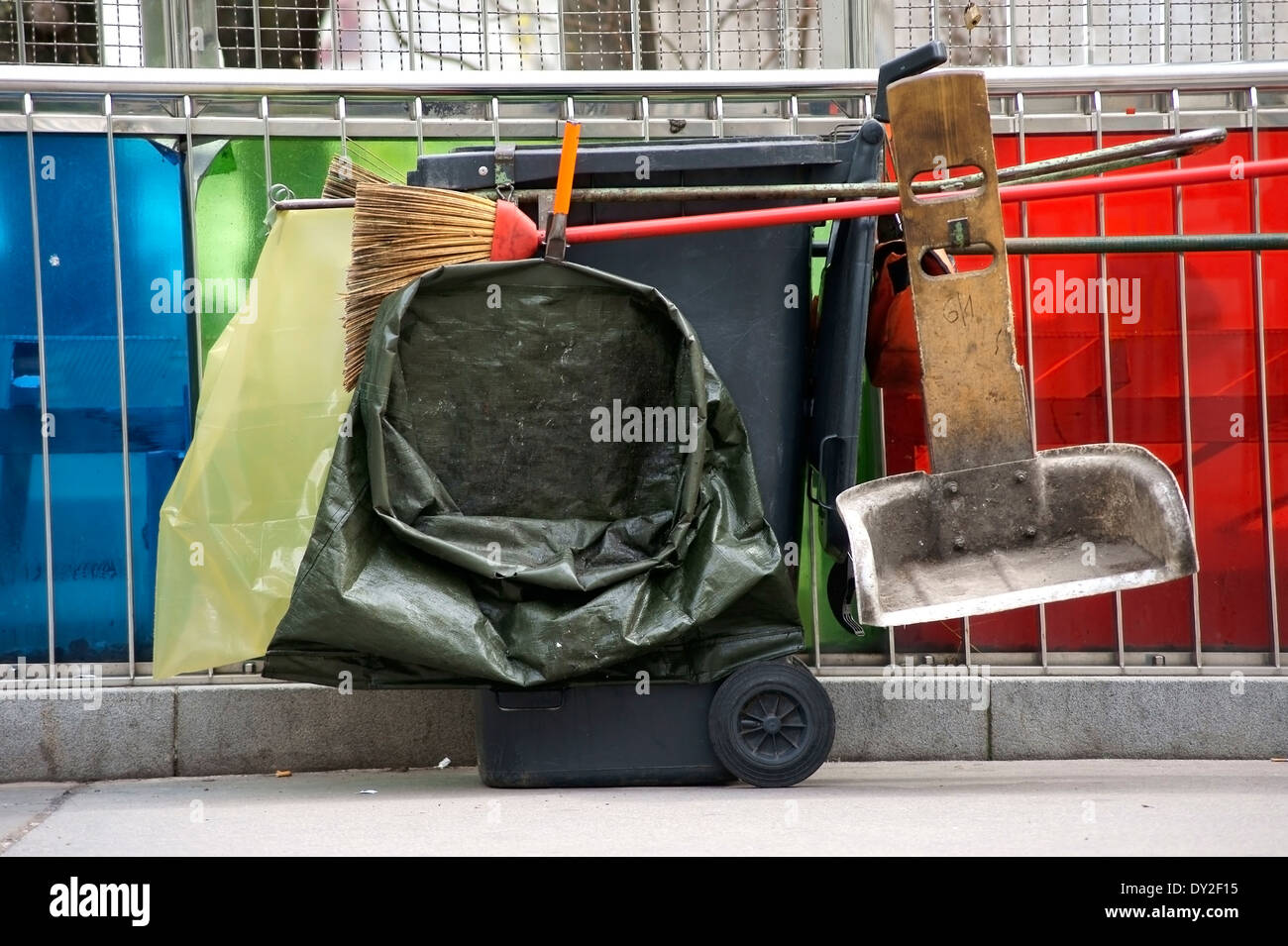 Street cleaning vienna hi-res stock photography and images - Alamy