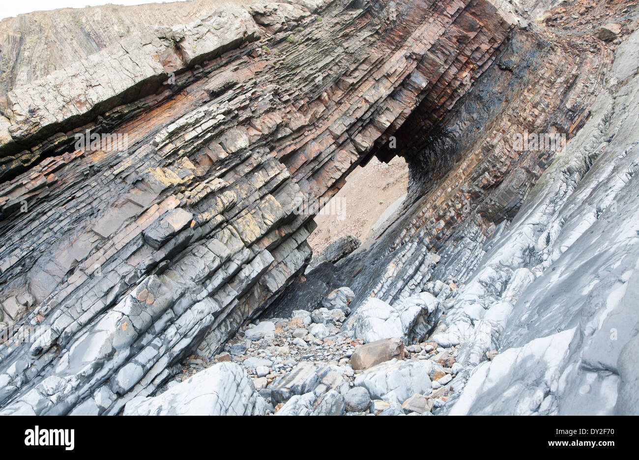 Faulted strata hi-res stock photography and images - Alamy