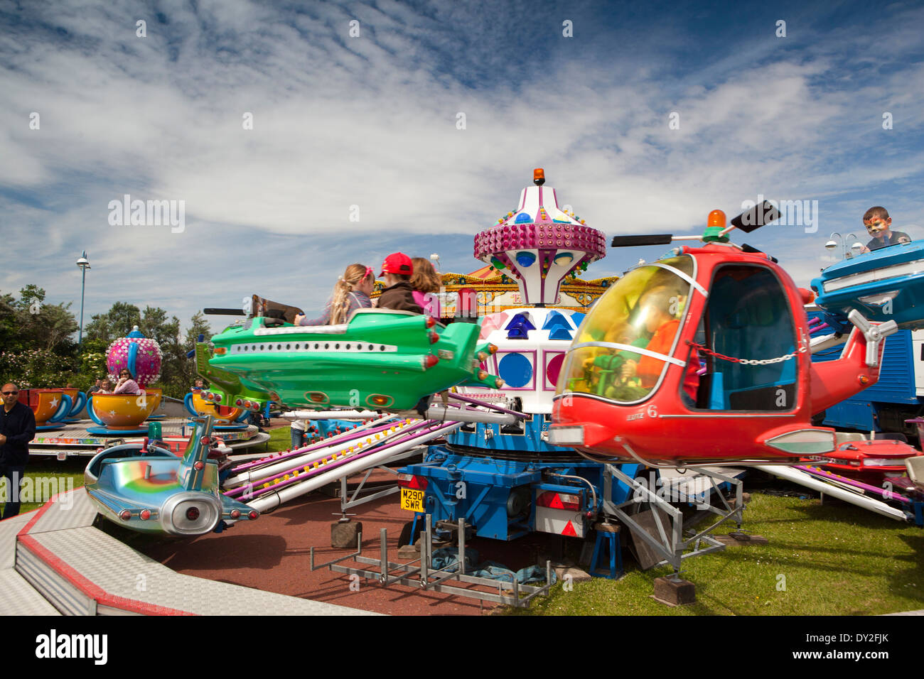 Fun fair children enjoying ride hi-res stock photography and images - Alamy