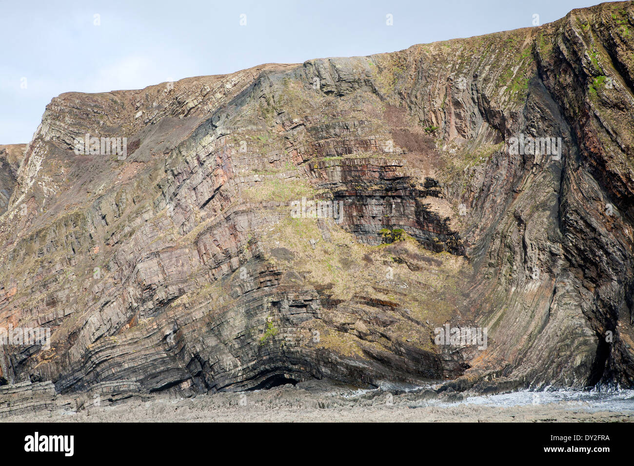 Tilted sedimentary rock layers in hi-res stock photography and images ...