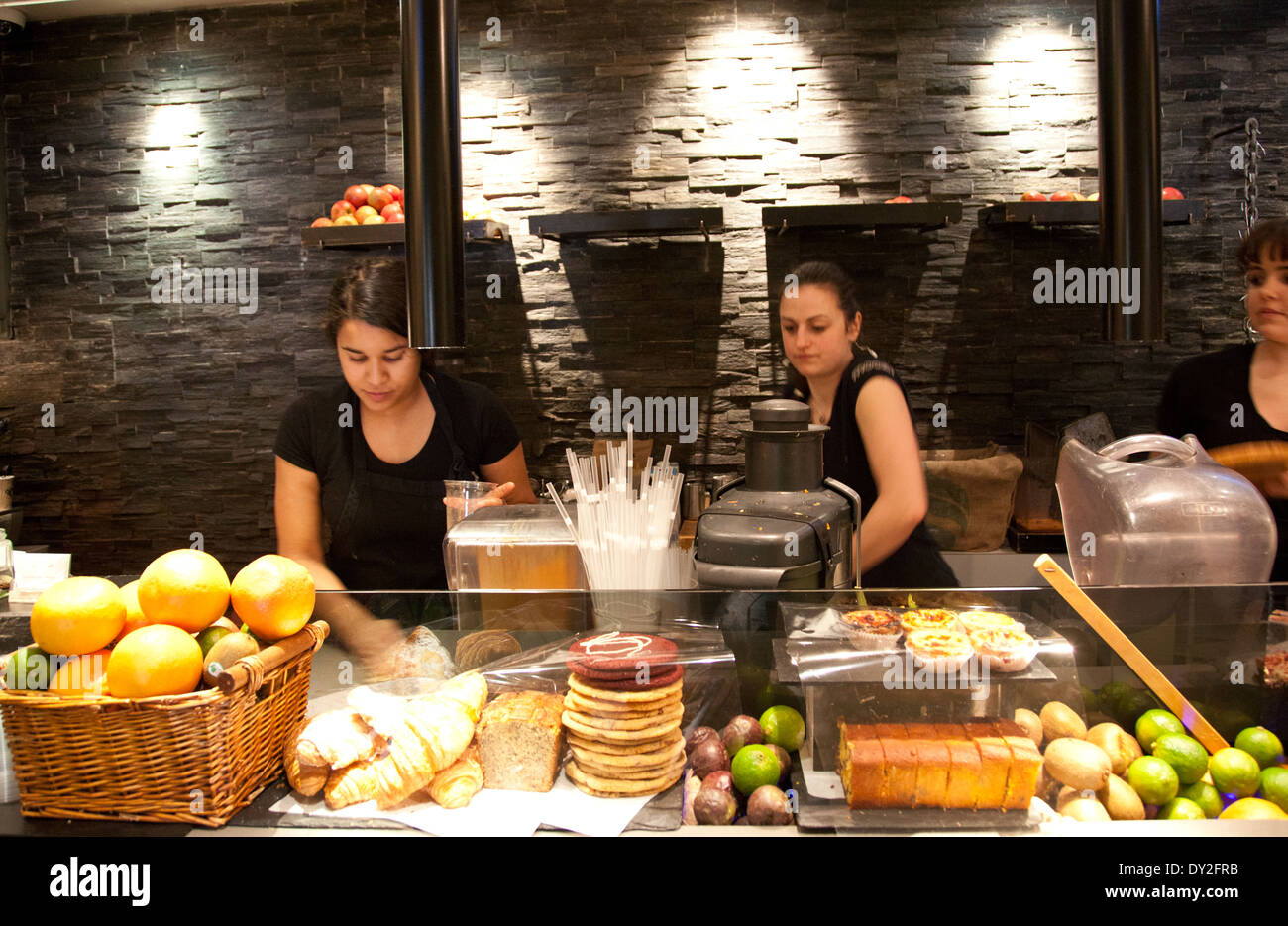 Moosh fruit and Smoothie Cafe Interior, Jerdan Place in Fulham SW6 ...