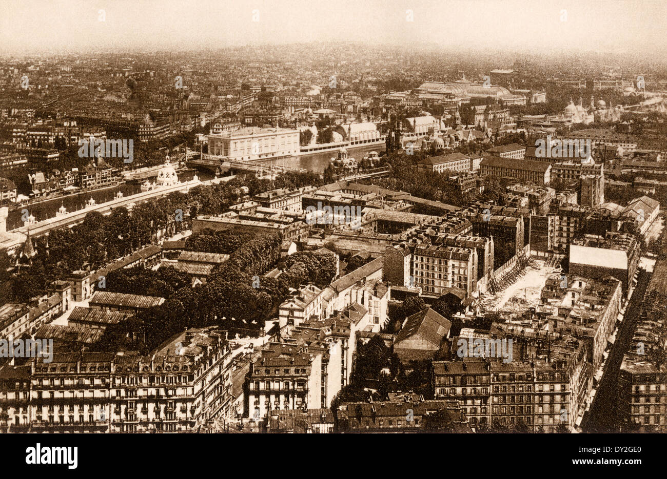 Birds eye view paris circa 1900 hi-res stock photography and images - Alamy