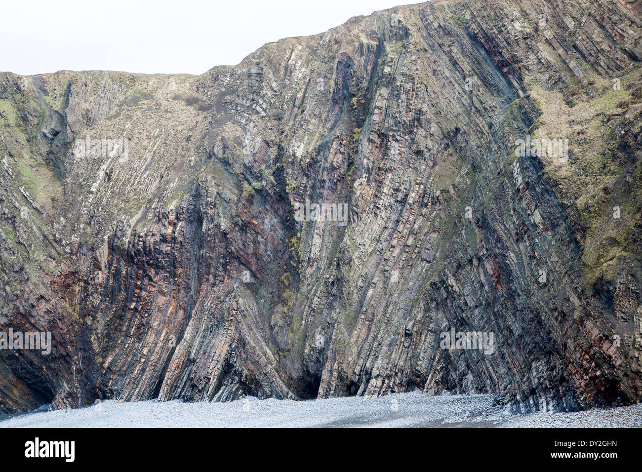 Tilted sedimentary rock layers in hi-res stock photography and images ...