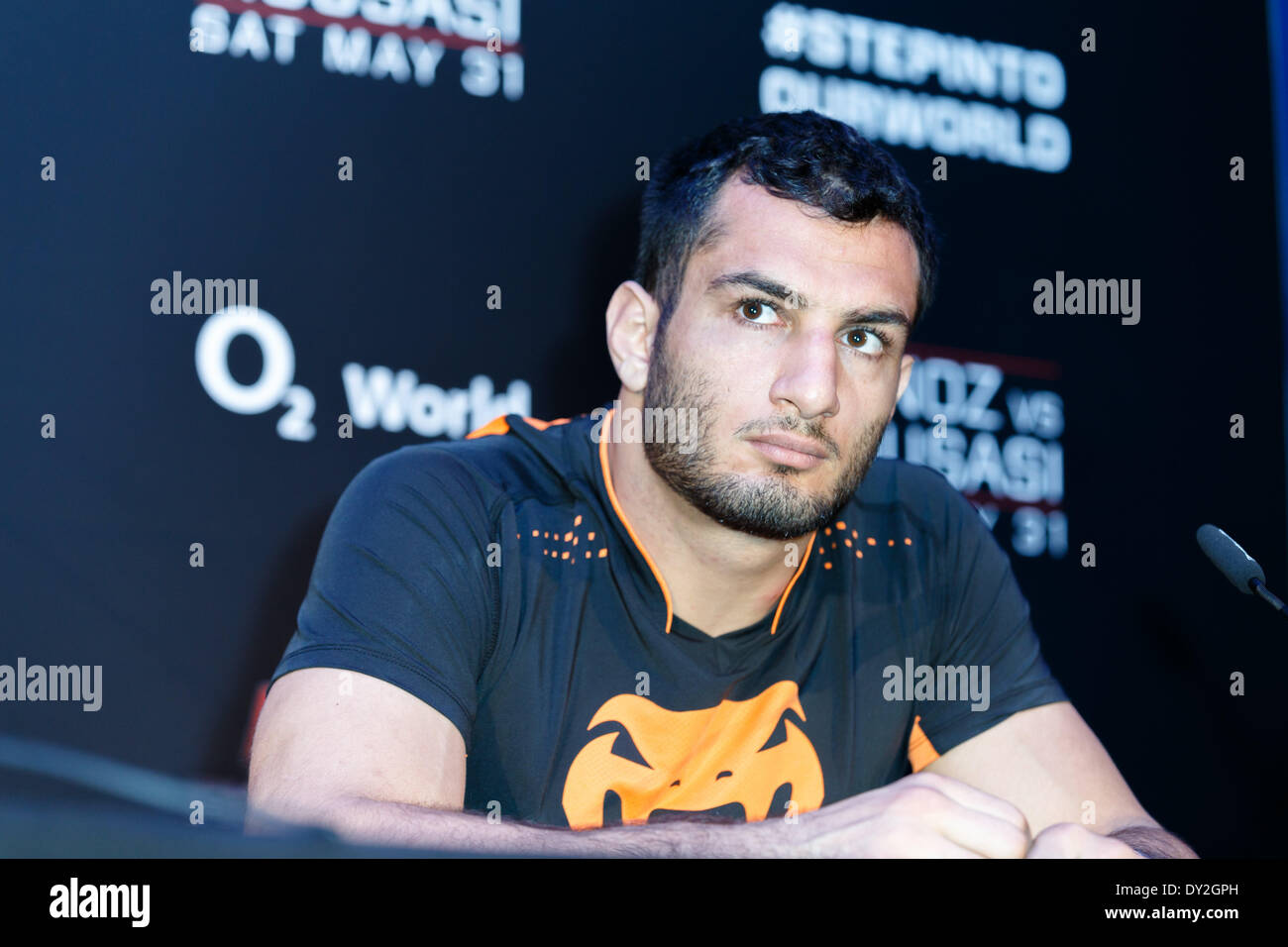 Ufc fighter hi-res stock photography and images - Alamy