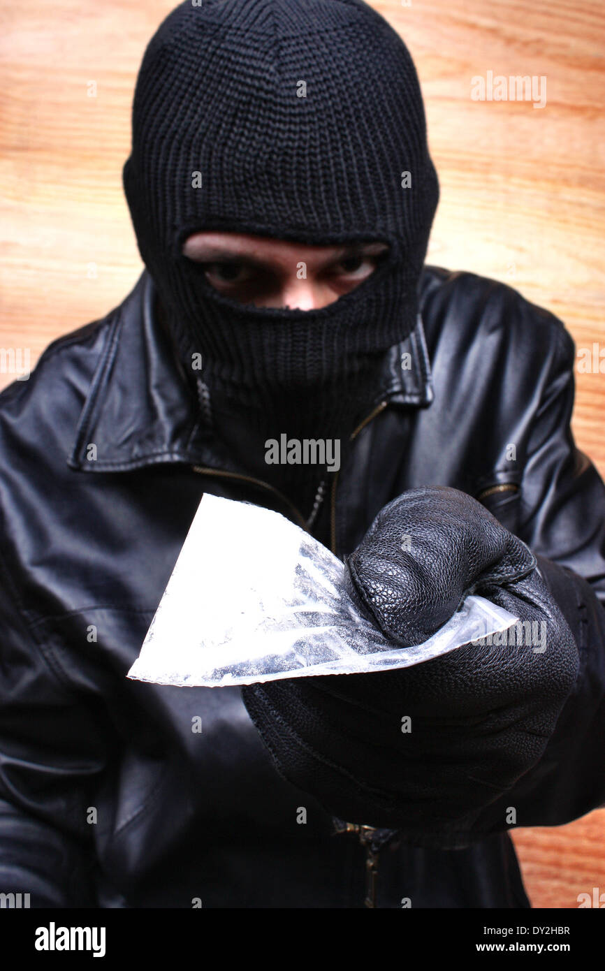 Drug dealer selling heroin or cocaine Stock Photo - Alamy