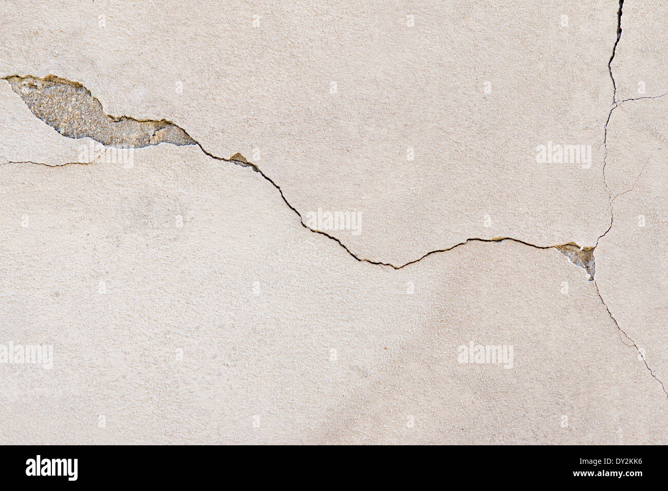 Crack cracking cracked hi-res stock photography and images - Alamy