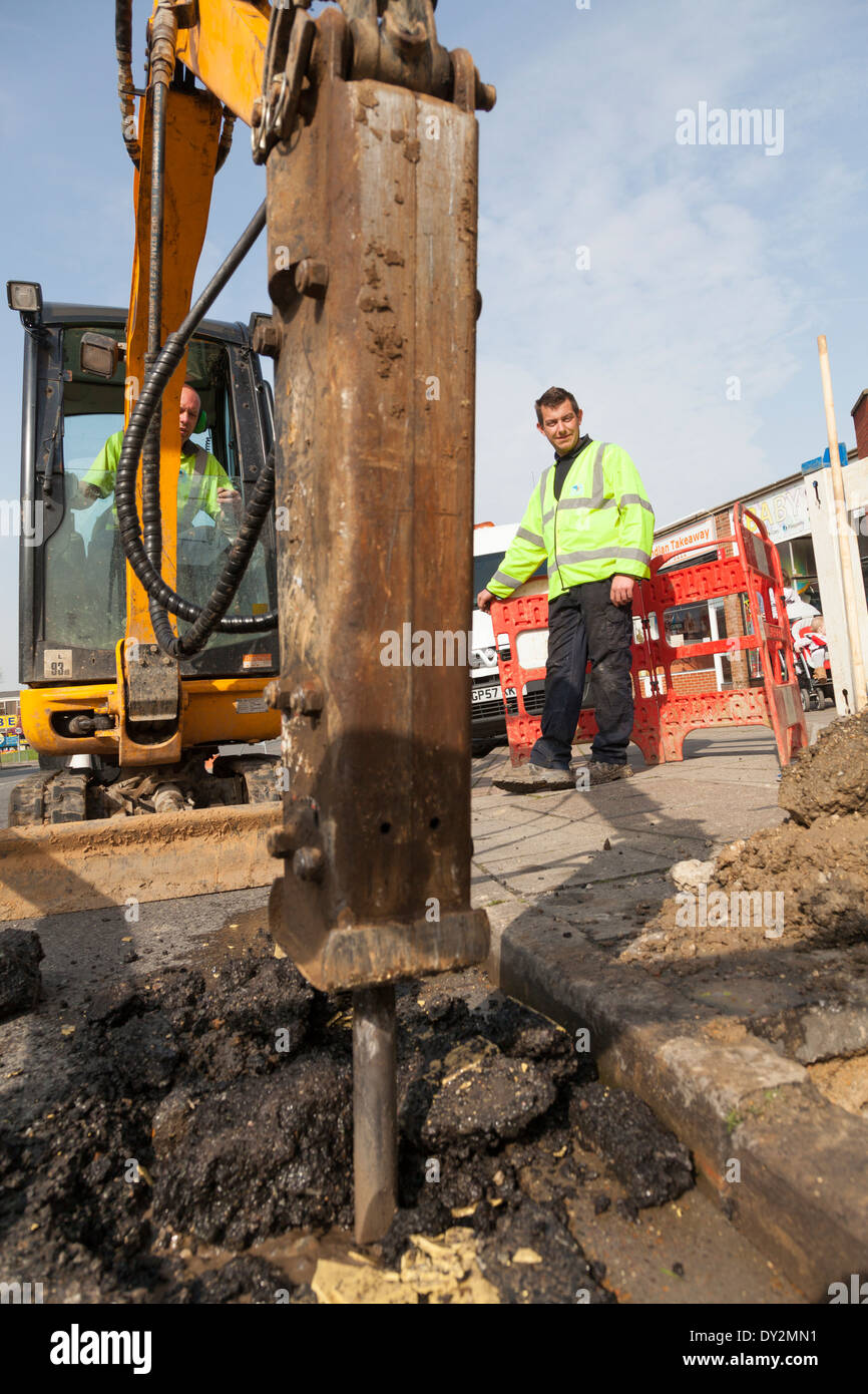 Road pneumatic drill hi-res stock photography and images - Alamy