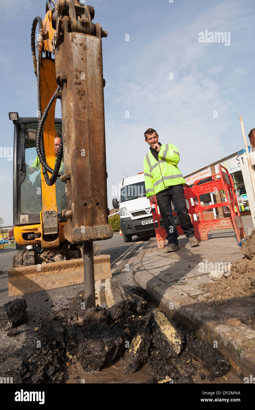 Road pneumatic drill hi-res stock photography and images - Alamy