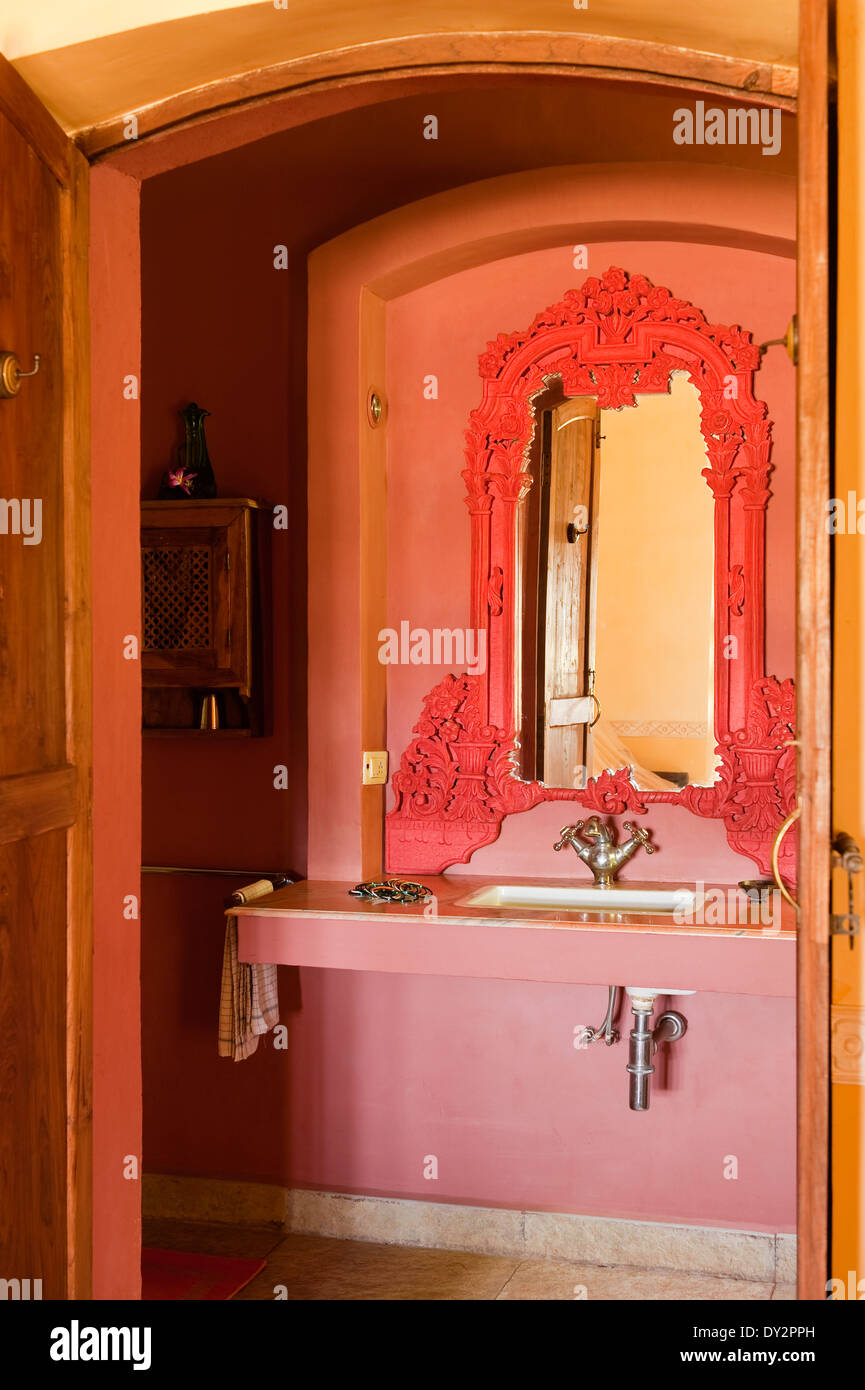 Indian wash basin hi-res stock photography and images - Alamy