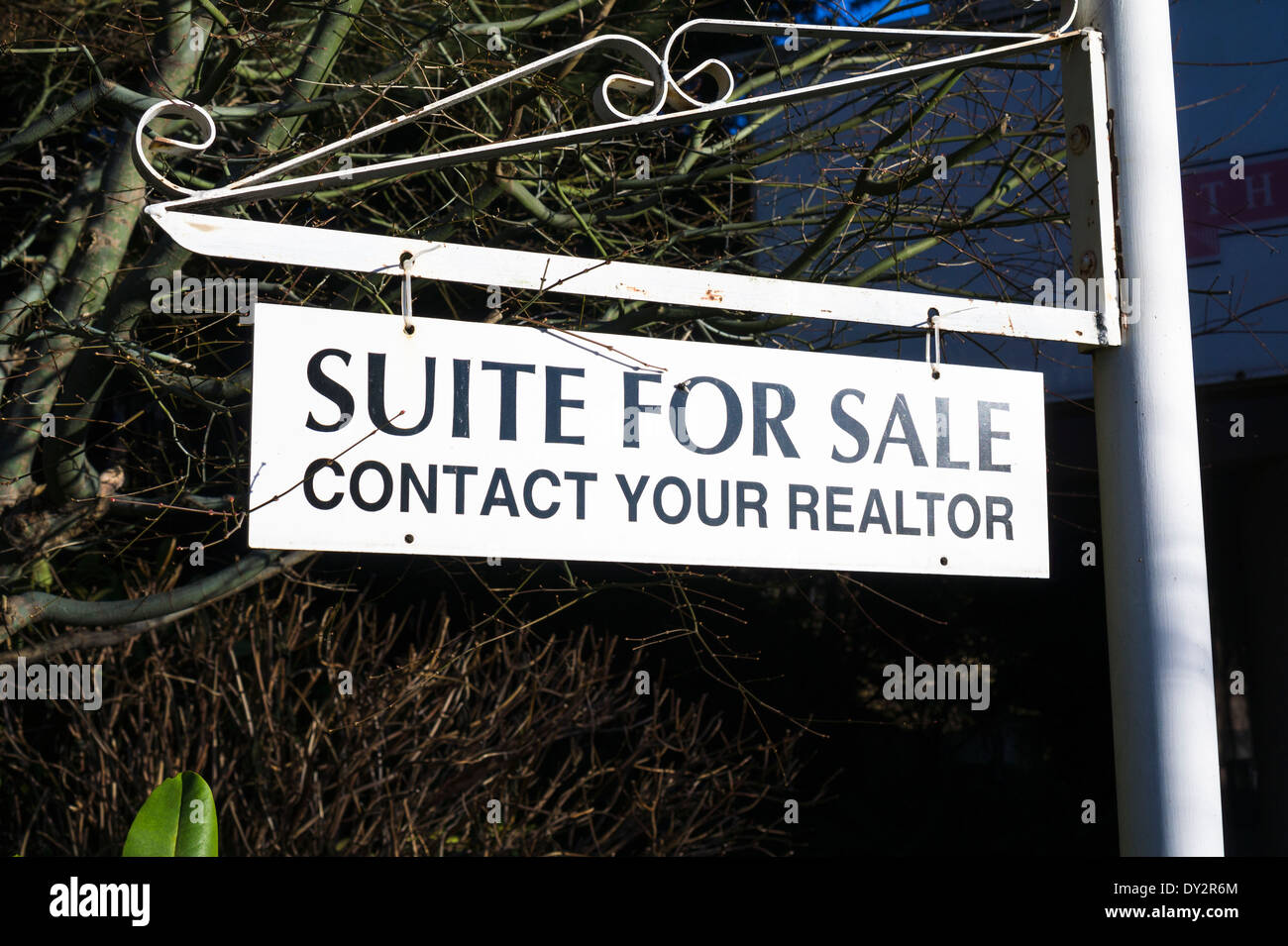 Realtor sign hi-res stock photography and images - Alamy