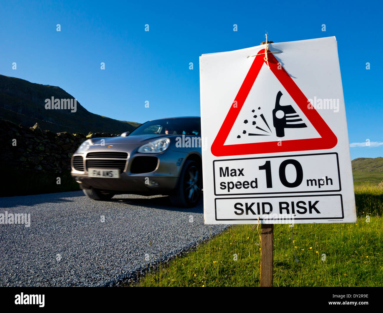 Loose chippings uk road sign hi-res stock photography and images - Alamy