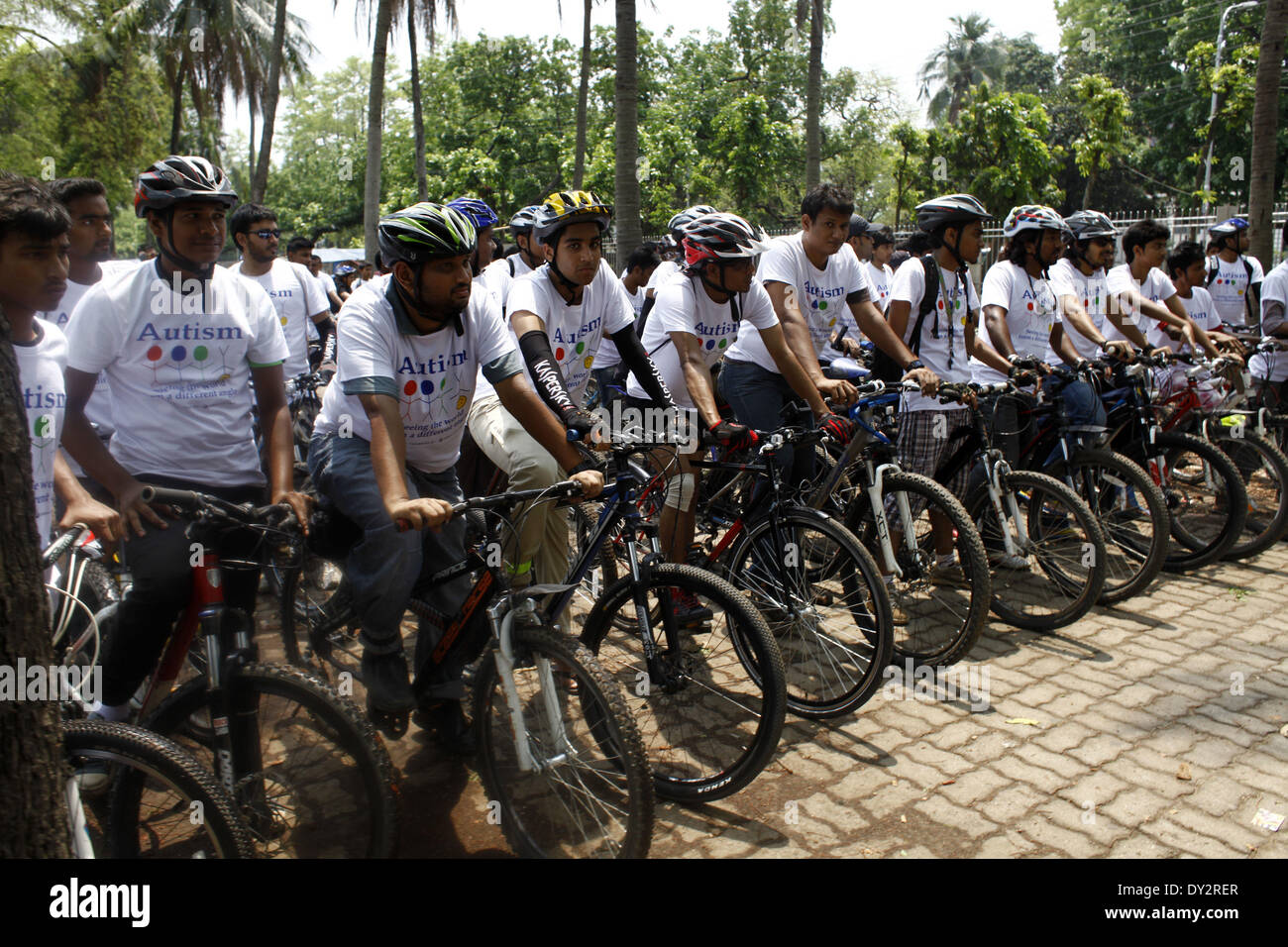 Dhaka, Bangladesh. 4th Apr, 2014. Bangladesh Cycling Club made a bi ...