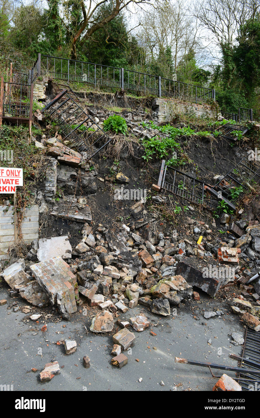 Retaining wall garden hi-res stock photography and images - Alamy