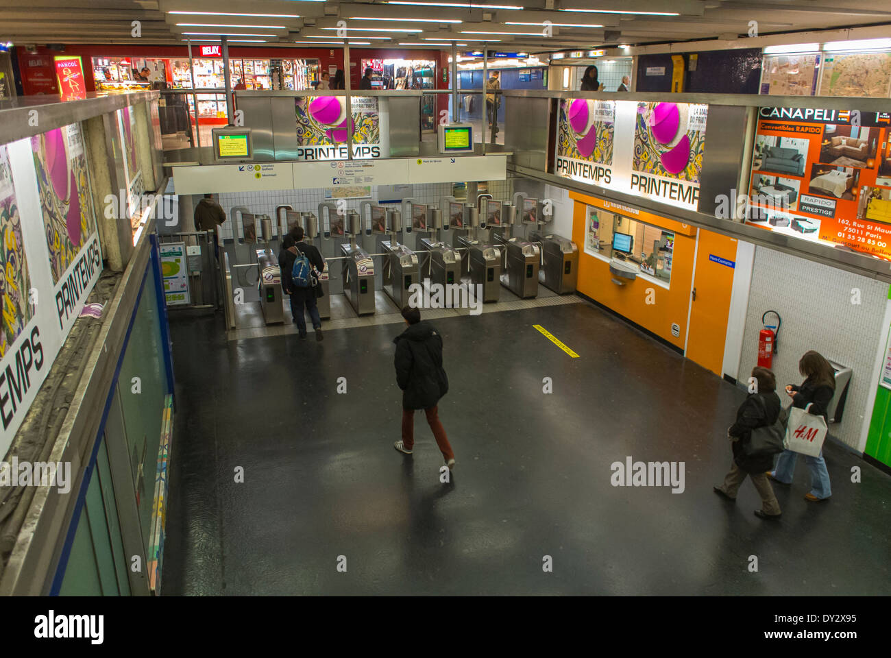 Inside interiors lights design High Resolution Stock Photography and ...