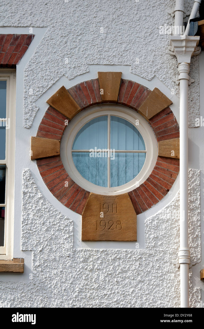 Circular window brickwork hi-res stock photography and images - Alamy