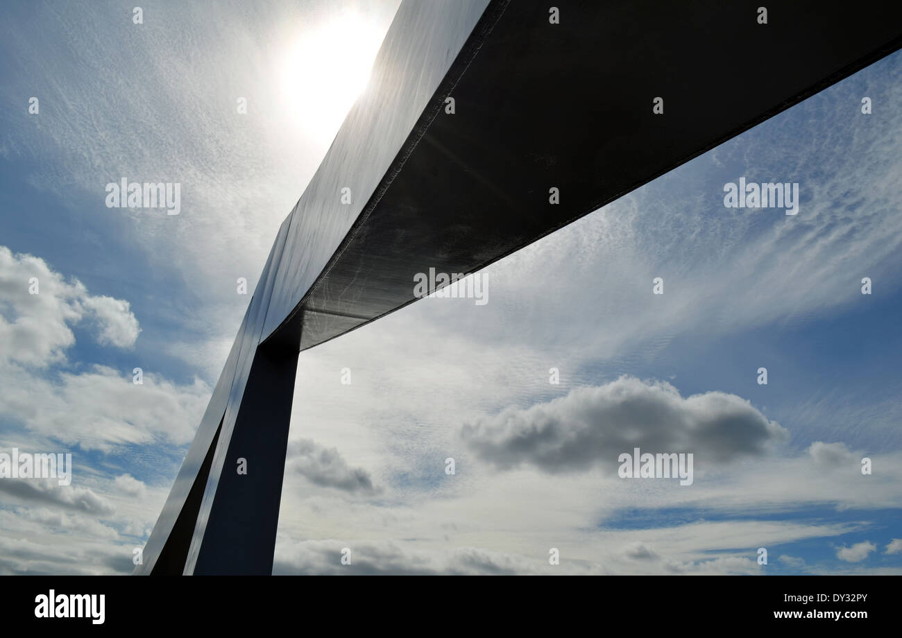 Tradeston Footbridge over the River Clyde in Glasgow Stock Photo - Alamy