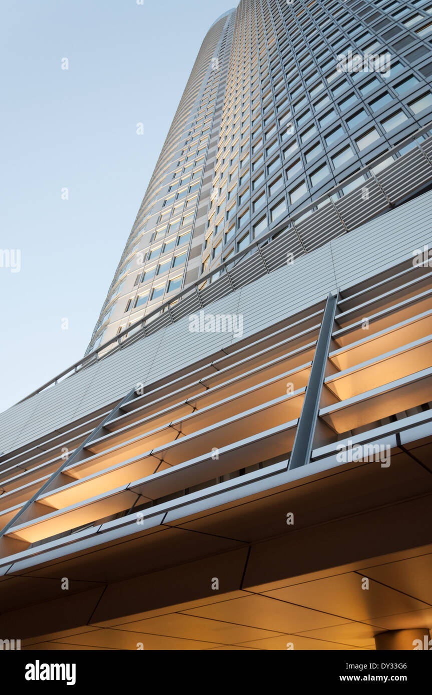 Architectural detail of a skyscraper in Tokyo, Japan Stock Photo - Alamy