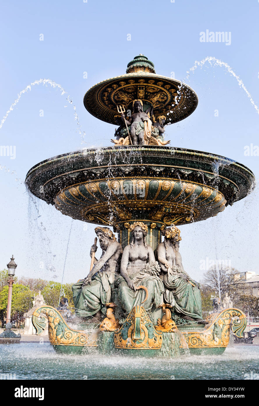 Beautiful fountain in a park in Paris Stock Photo - Alamy