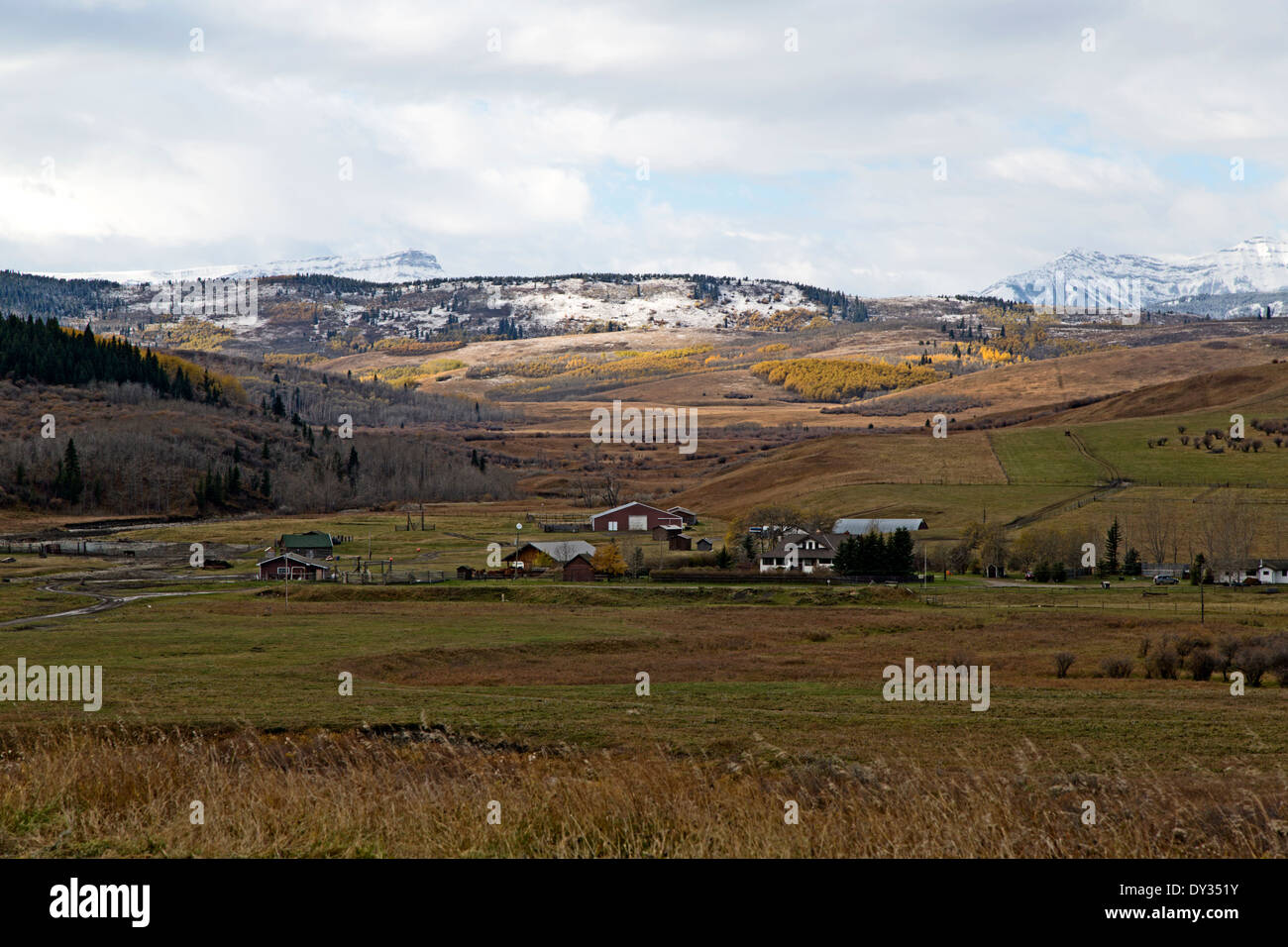 A ranch in a valley in southern Alberta, Canada Stock Photo - Alamy