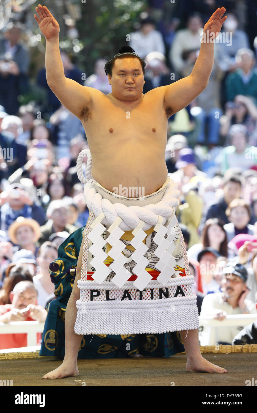 Tokyo, Japan. 5th Apr, 2014. Hakuho Sumo : Sumo dedicated to the ...