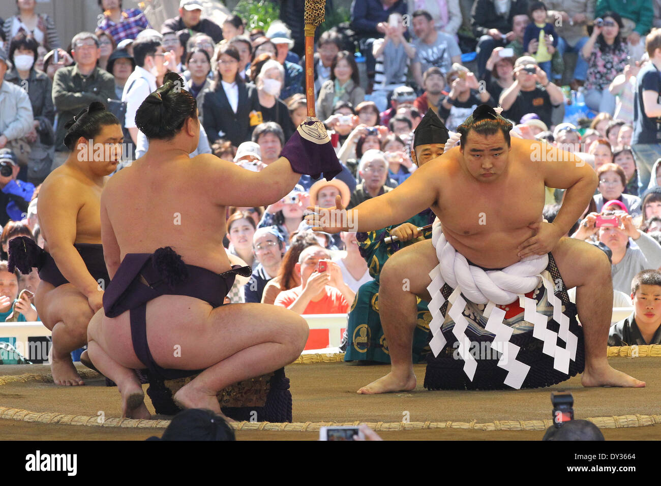 Tokyo, Japan. 5th Apr, 2014. Kakuryu Sumo : Sumo dedicated to the ...
