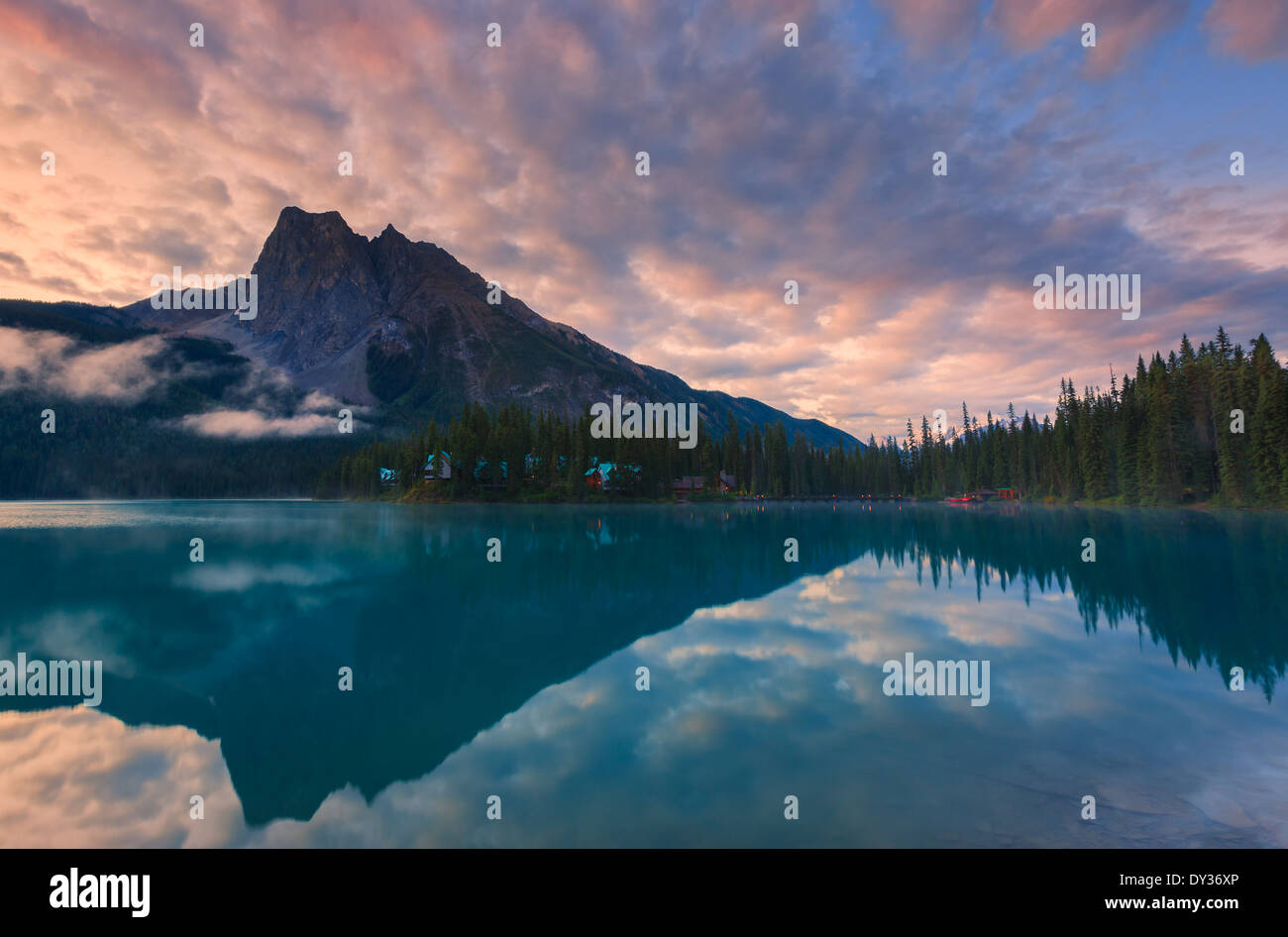Sunrise Emerald Lake in Yoho National Park, British Columbia, Canada ...