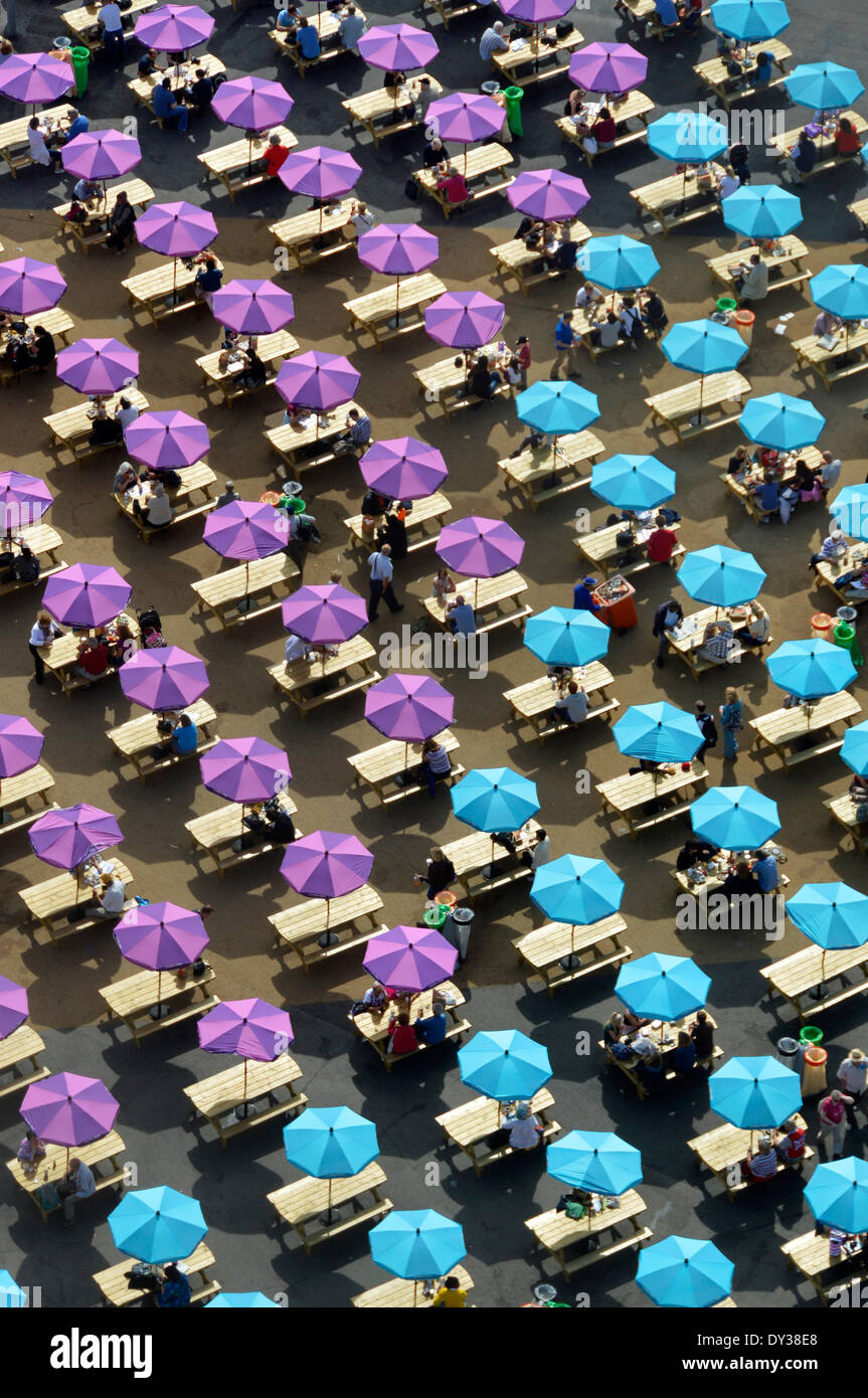 Aerial round table hi-res stock photography and images - Alamy