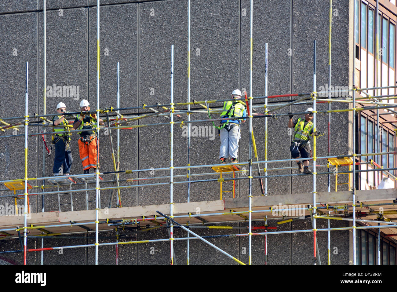 Scaffold tubes hi-res stock photography and images - Alamy