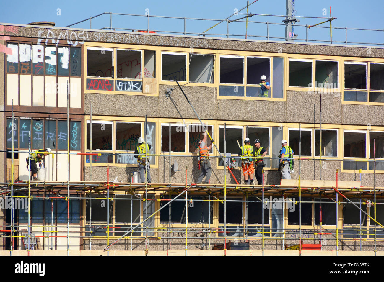 Erecting pole High Resolution Stock Photography and Images - Alamy