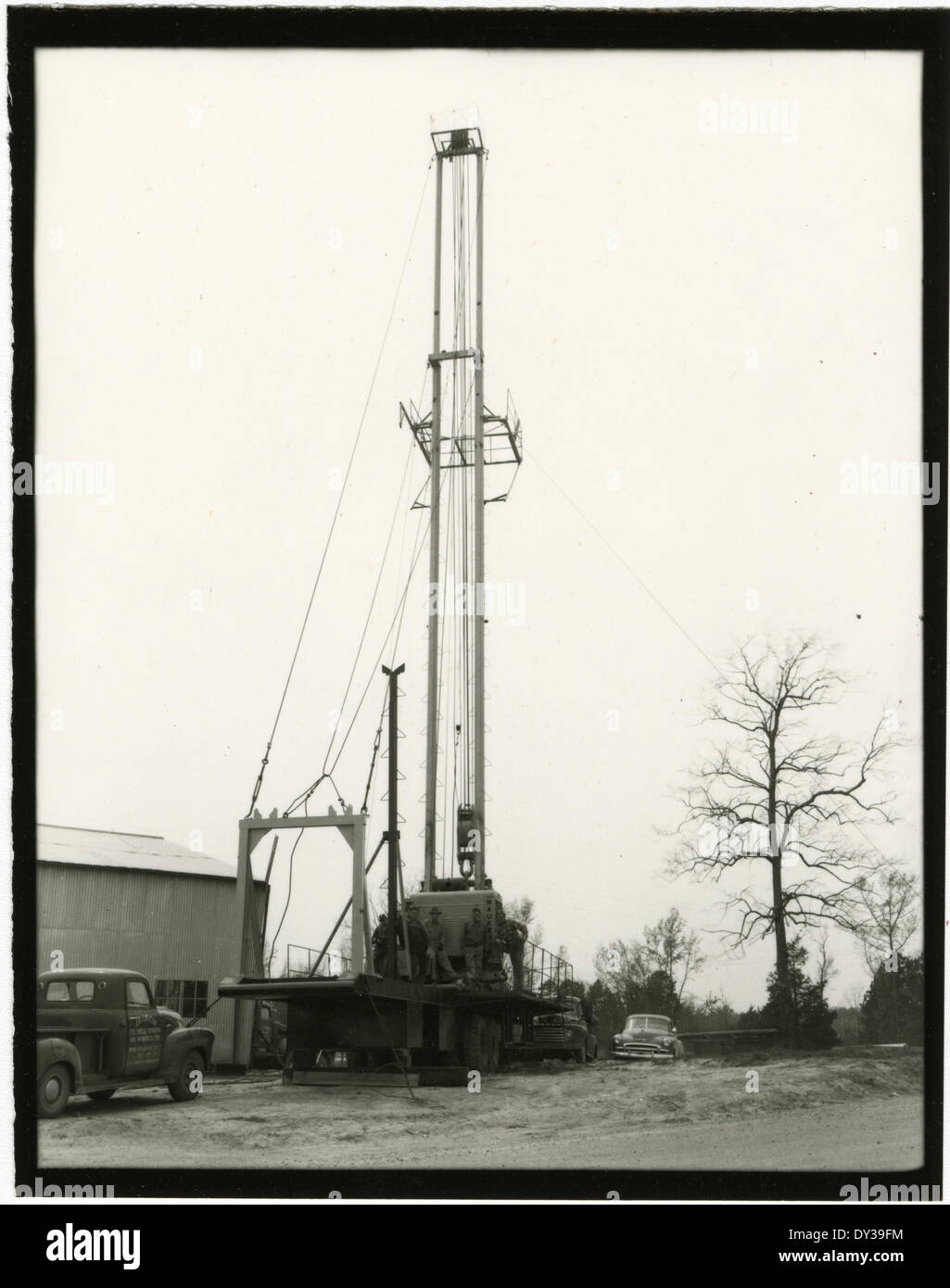 Portable drilling derrick hi-res stock photography and images - Alamy