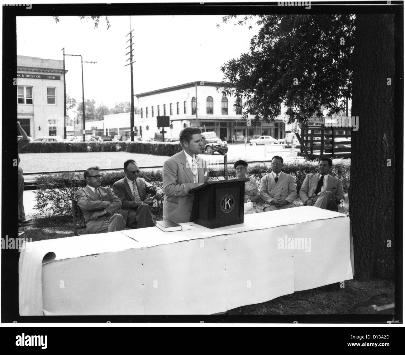 Historic marker dedication hi-res stock photography and images - Alamy