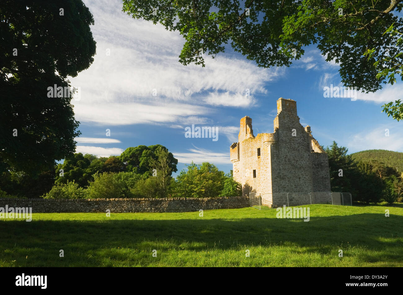 Glenbuchat castle hi-res stock photography and images - Alamy