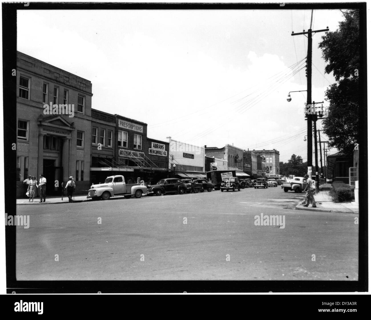 Street view on june Black and White Stock Photos & Images - Alamy