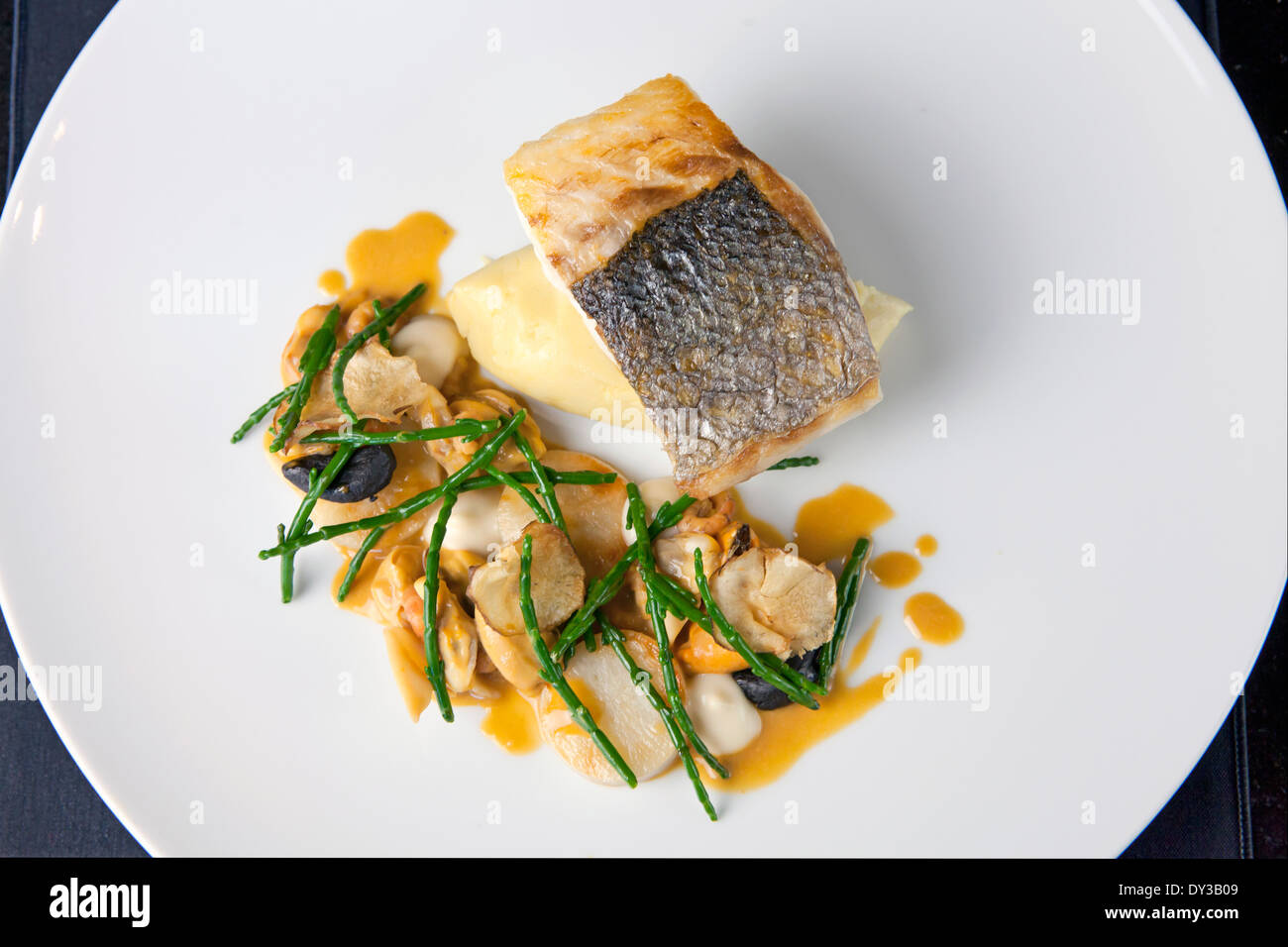 Fish dish hi-res stock photography and images - Alamy