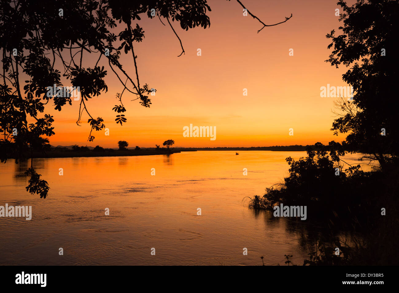 Zimbabwe wildlife sunrise hi-res stock photography and images - Alamy