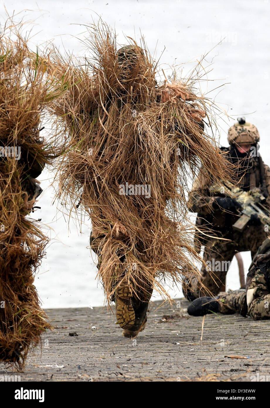 Special forces commando hi-res stock photography and images - Alamy