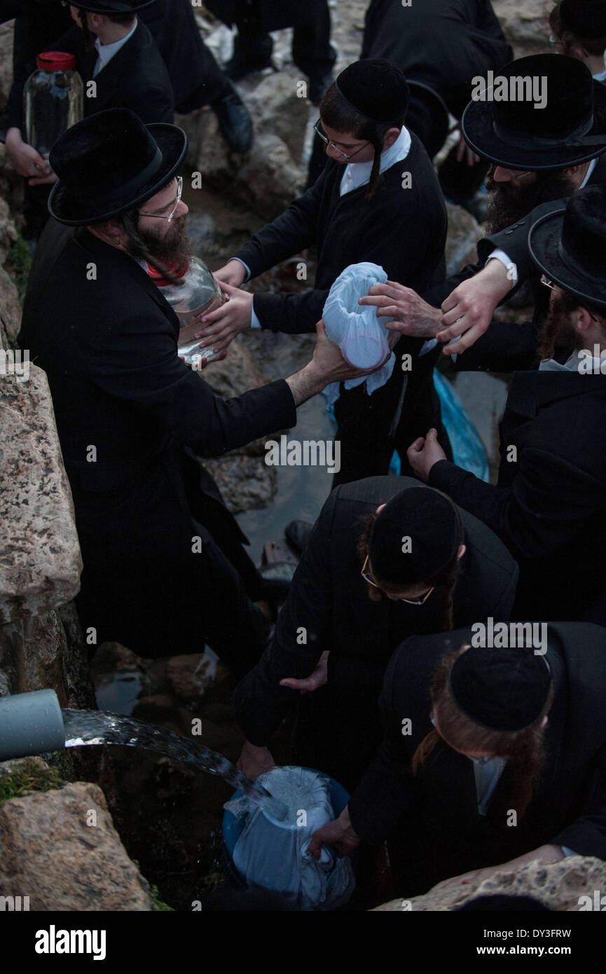 Collect jews hi-res stock photography and images - Alamy