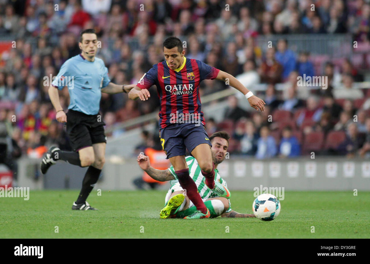 Barcelona, Spain. 05th Apr, 2014. Alexis challenged during the spanish ...