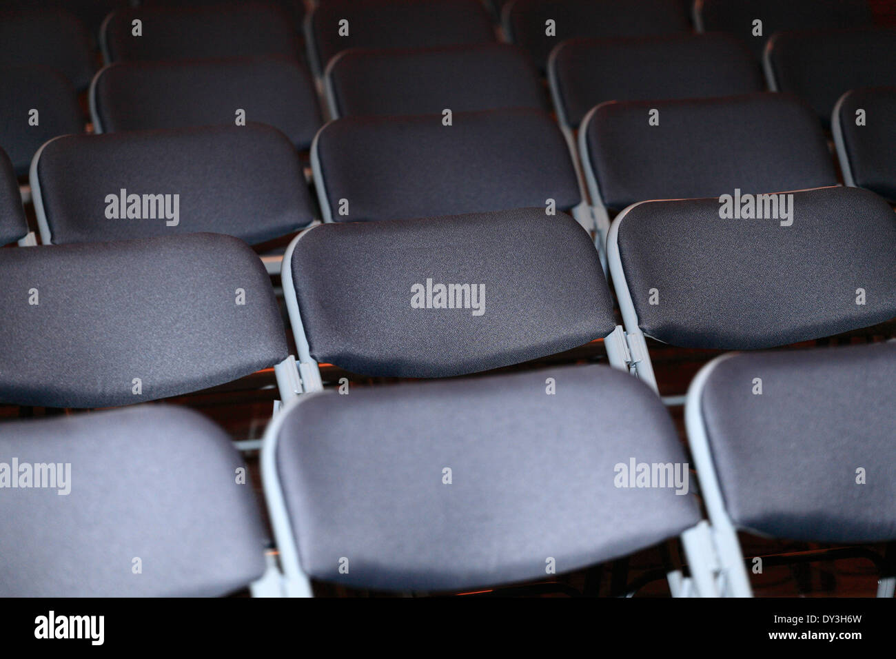 Rows of empty chairs Stock Photo - Alamy