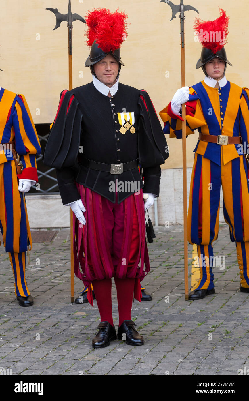 Vatican Swiss Guard Stock Photo - Alamy