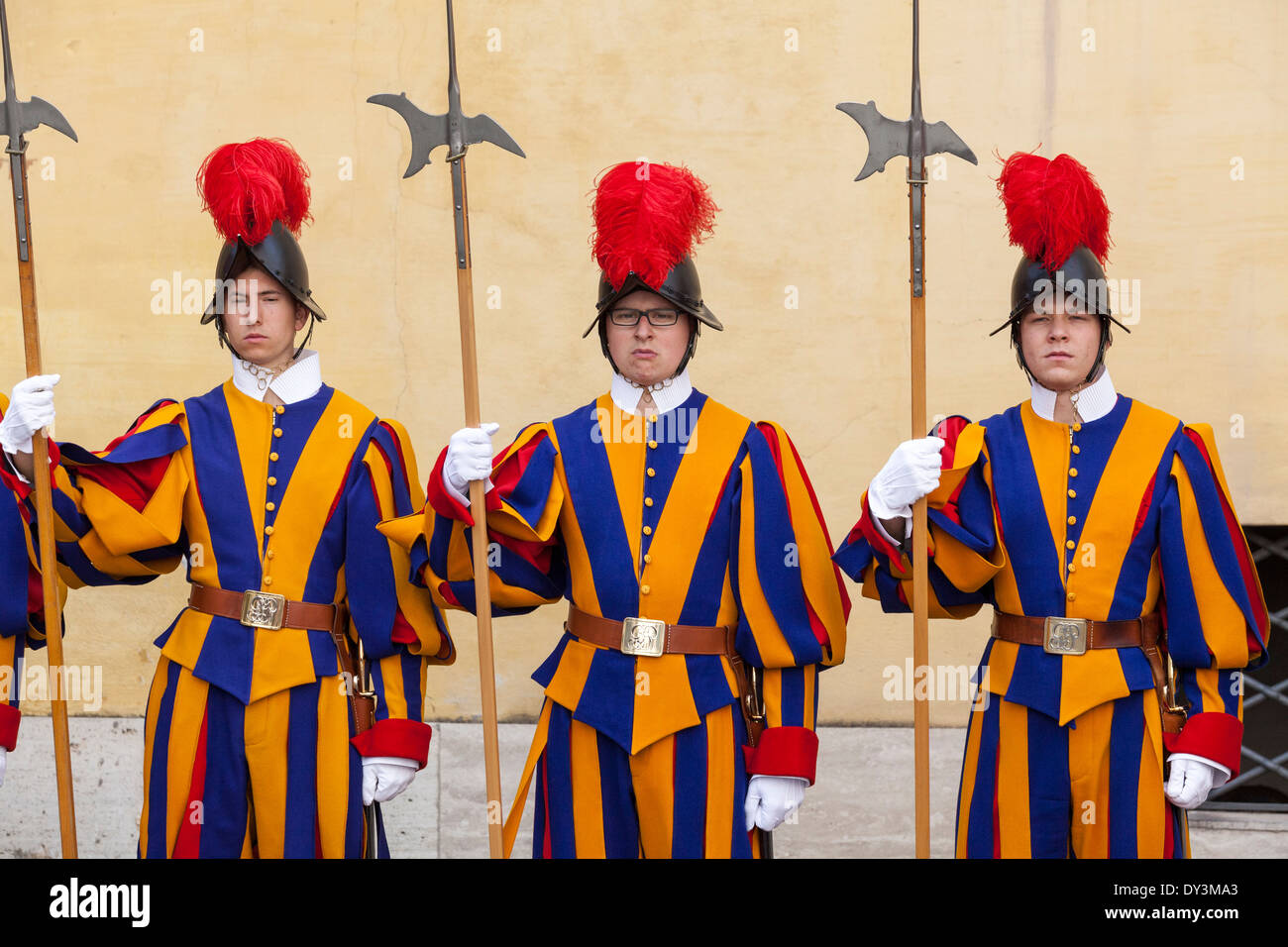 Vatican Swiss Guard Stock Photo - Alamy