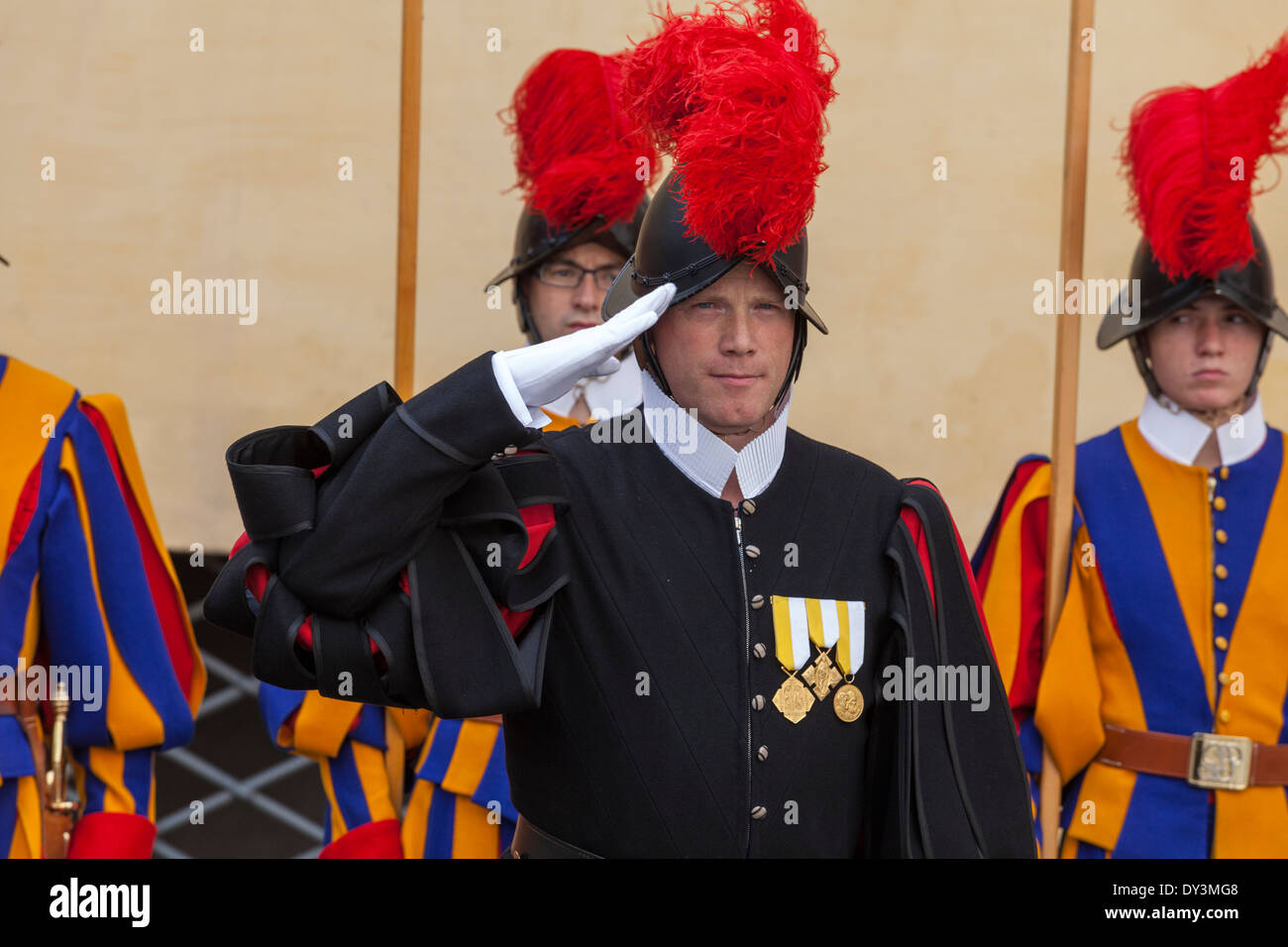 Vatican Swiss Guard Stock Photo - Alamy