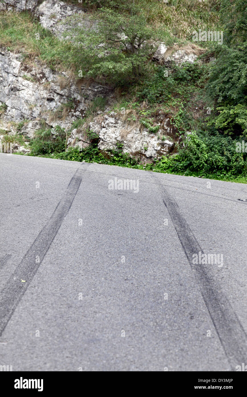 Skid marks accident hi-res stock photography and images - Alamy