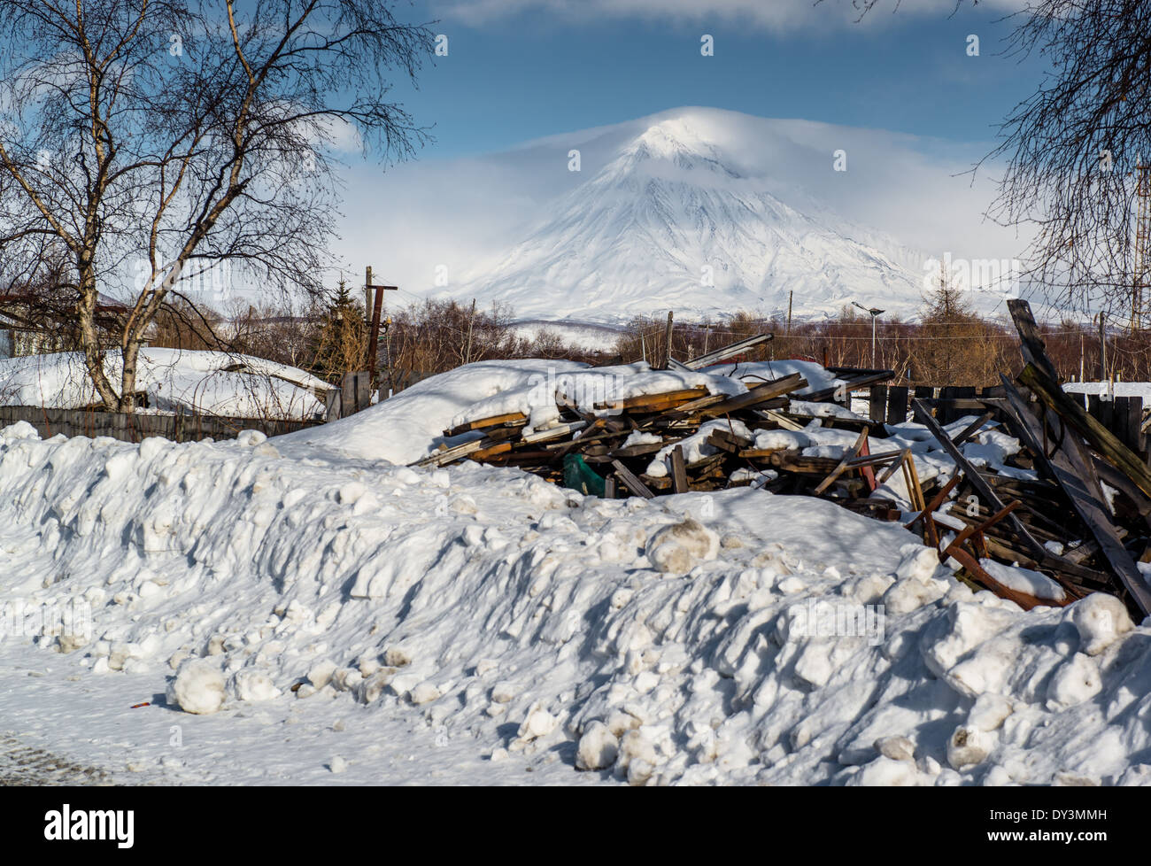 Massive volcano eruption hi-res stock photography and images - Alamy