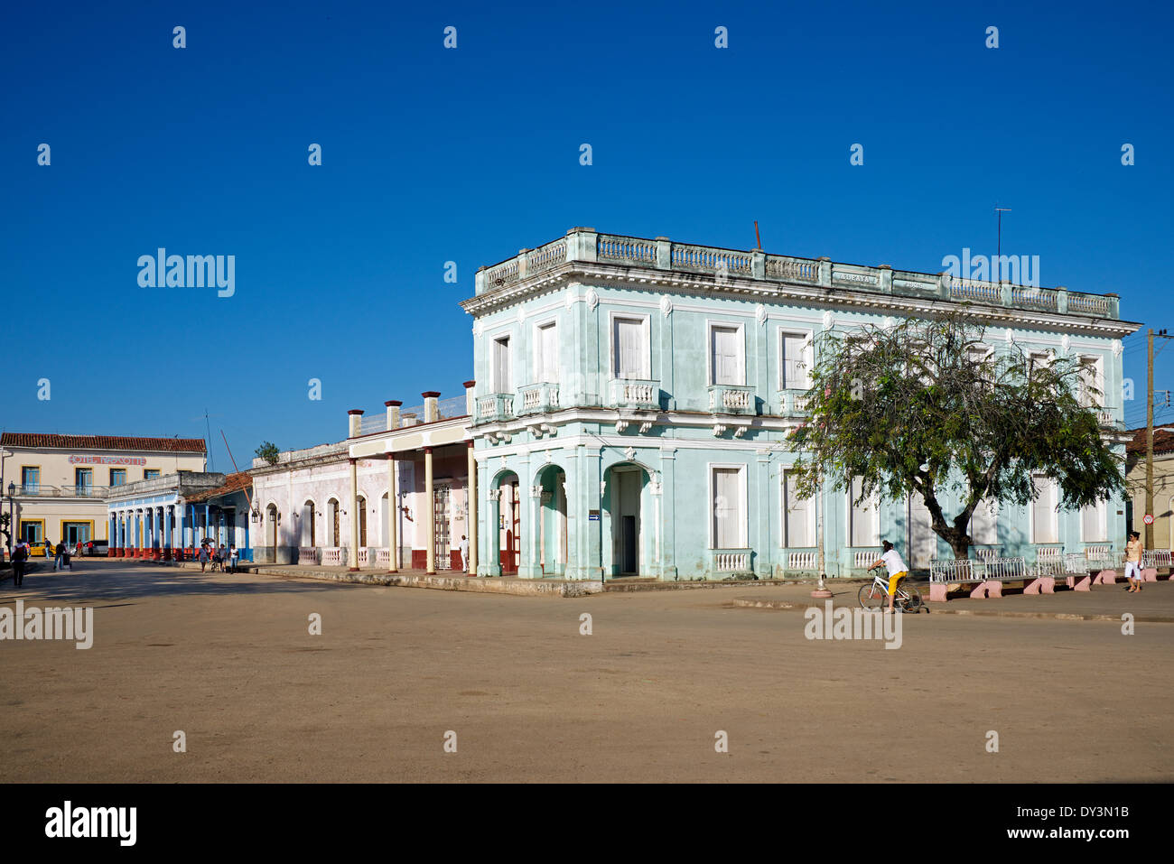 Colonial buildings Remedios Cuba Stock Photo - Alamy