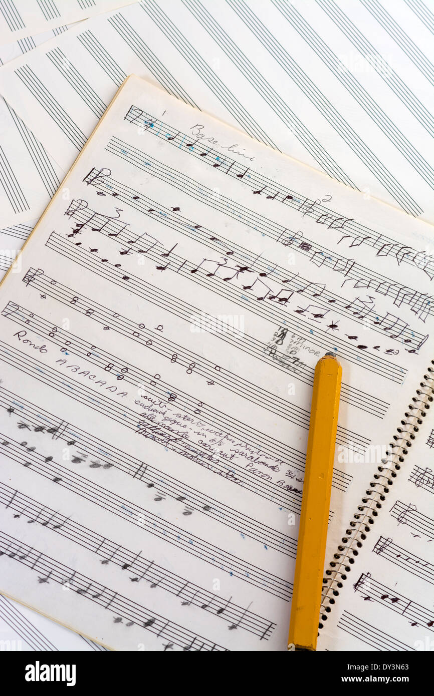 Music manuscript hi-res stock photography and images - Alamy